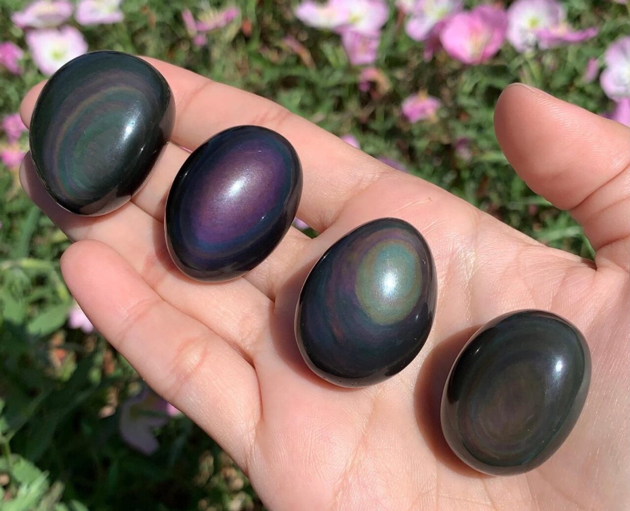 Tudo sobre a pedra obsidiana: Significados, cores, propriedades e jóias