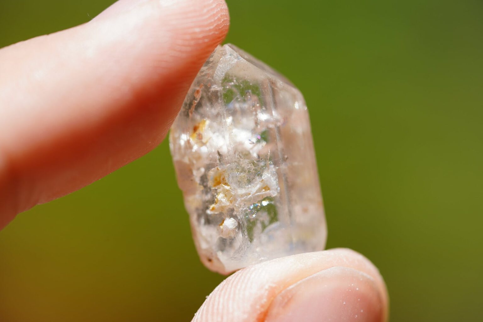 Guía del topacio: color, propiedades, significado, precio y usos