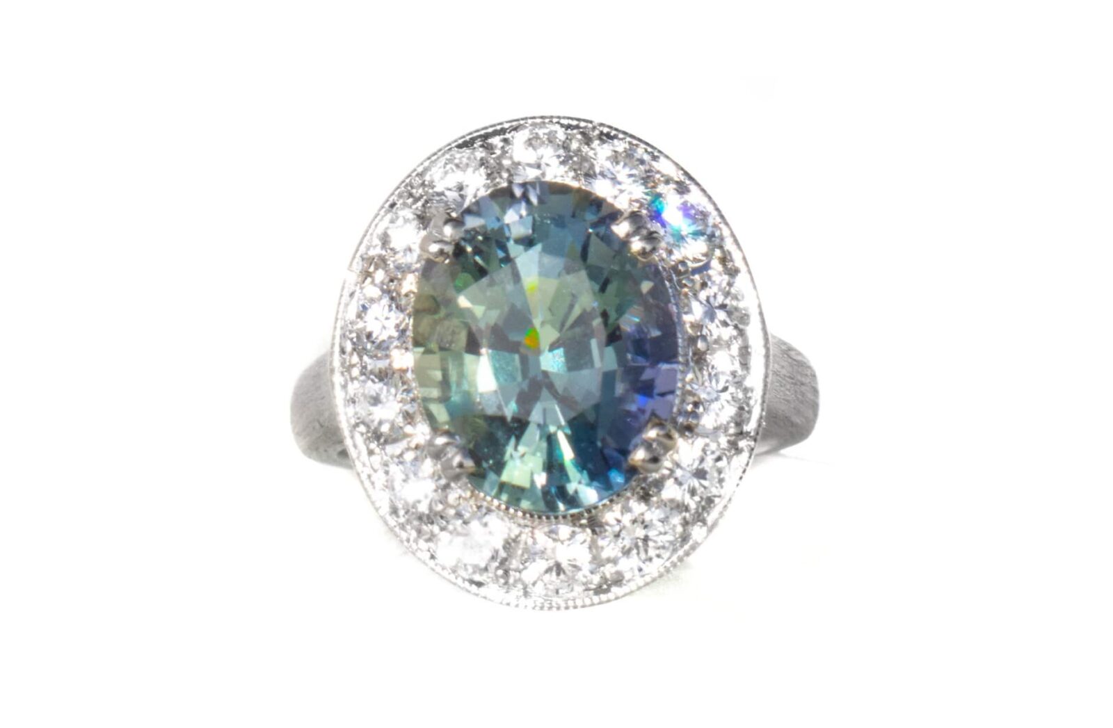 Tanzanita propiedades, precio, significado, joyas y propiedades mágicas