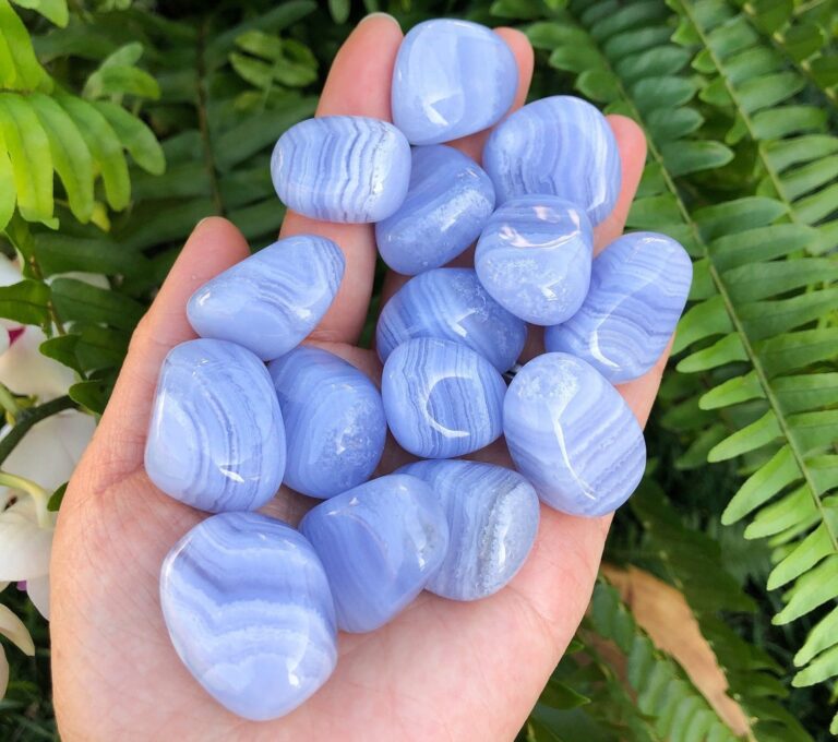 Blue lace agate meaning, properties, benefits and uses